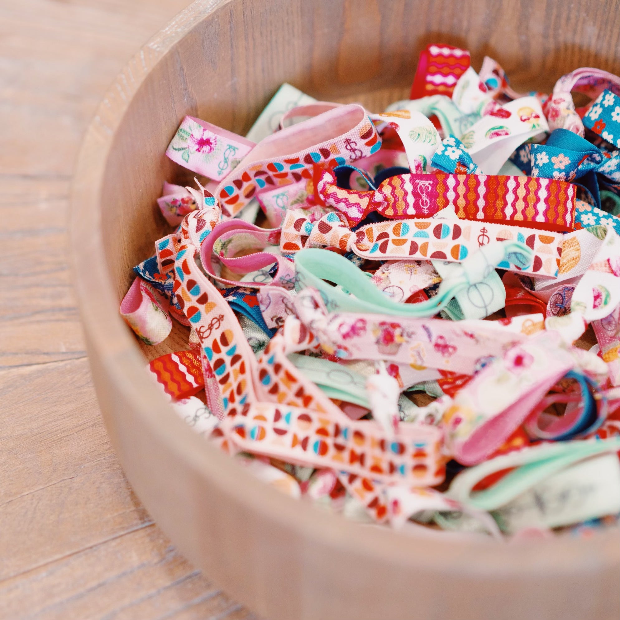 Funky Pink Hair Tie – Simbi®